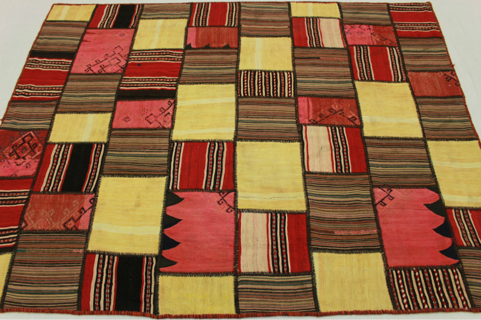 Kilim Patchwork Rug Beige Rose in 200x150cm (1001-2182) - carpetido.de